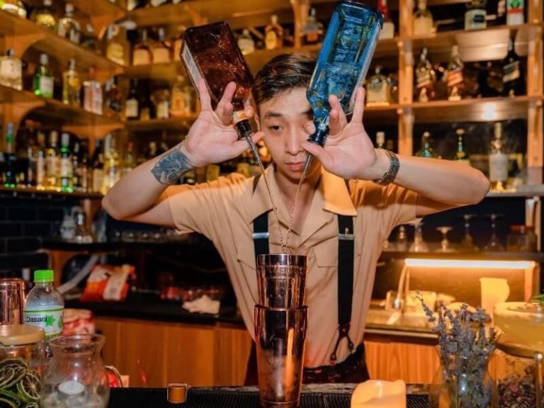 15+ quán cocktail bar chill nhẹ nhàng giữa TPHCM sầm uất