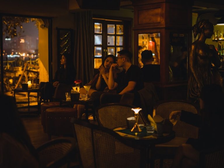 Top 8 địa chỉ quán Pub ở Hà Nội "cực xịn", chill xả stress
