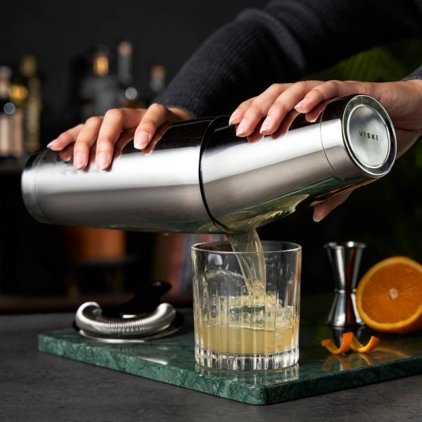 Shaker là gì? Công dụng, cách dùng trong pha chế cần biết